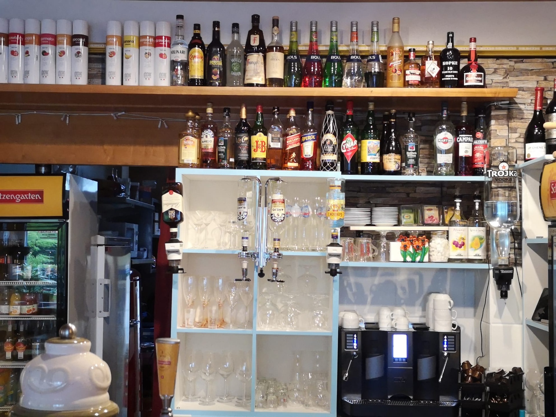 ️santos Bar latino bar in wil